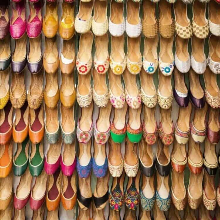 A Shopaholic’s Guide... Shopping In Lahore | Visit Lahore